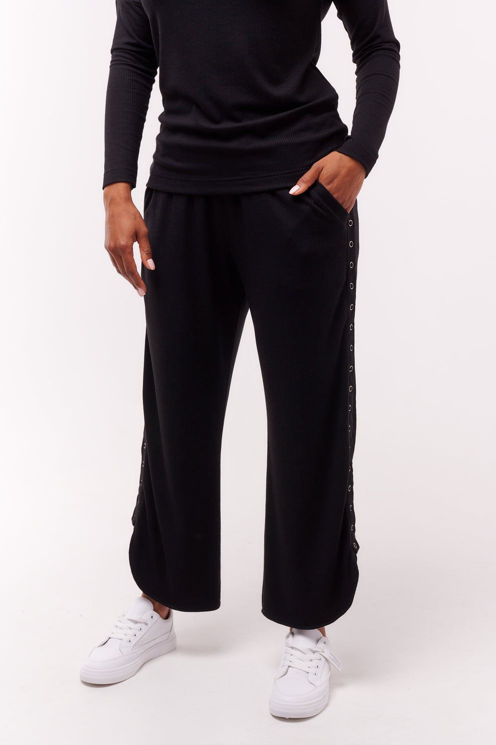 Linda Adaptive Pants with Full Side Seam Opening and Side Loops – SPARKIES